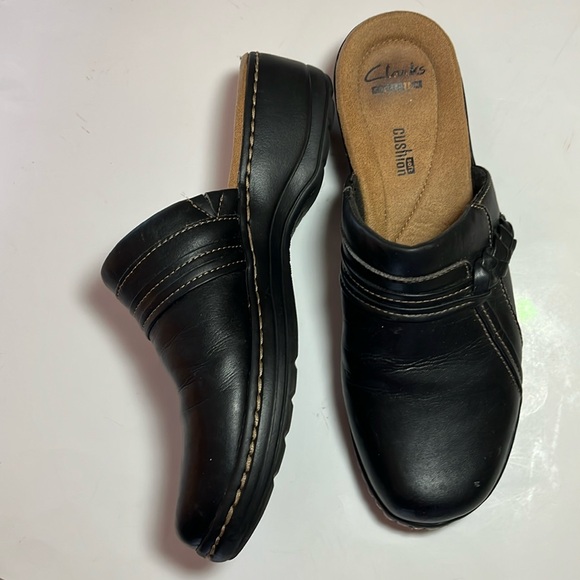Clarks | Shoes | Clarks Femmes Womans Leather Clogs Slide On Black ...